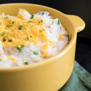 Cheddar Chive Mashed Potatoes | Easy Weeknight Side Dish