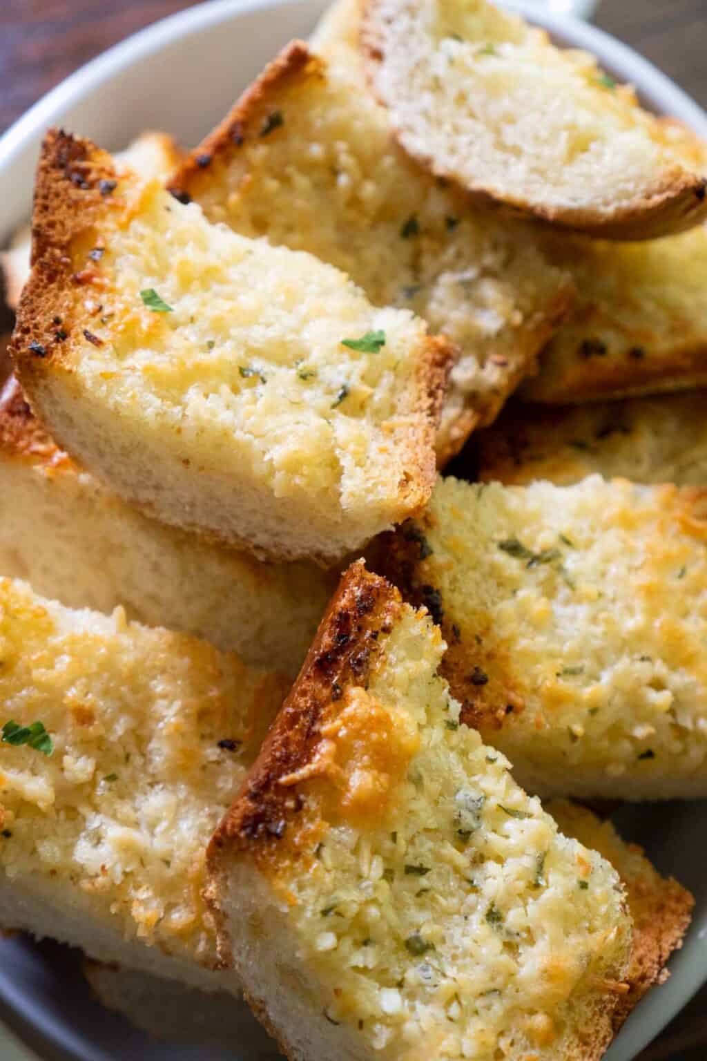 Homemade Garlic Bread Recipe - The Happier Homemaker