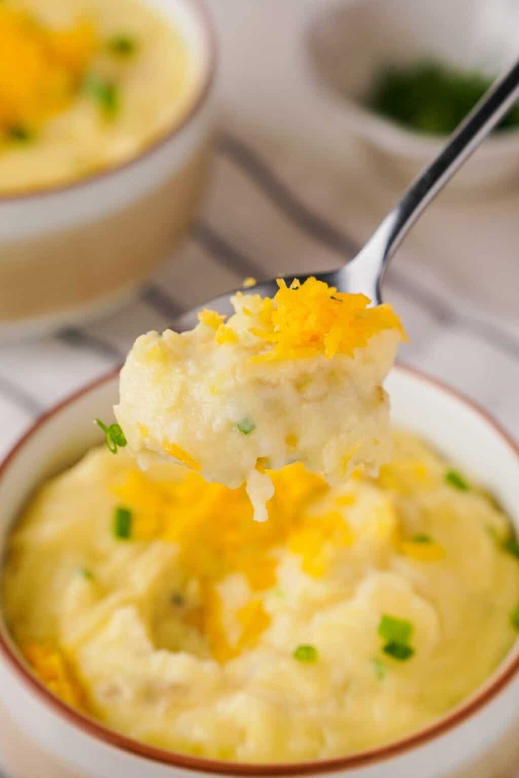 Cheddar Chive Mashed Potatoes | Easy Weeknight Side Dish
