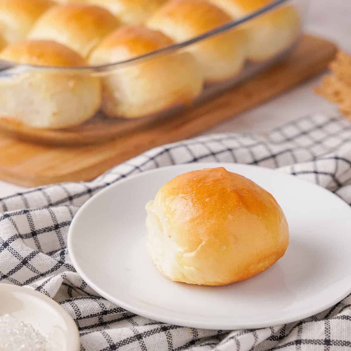 Soft Dinner Rolls Recipe - The Happier Homemaker