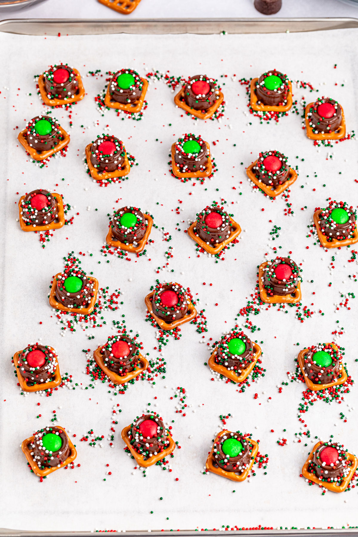 Christmas Rolo Pretzel Bites - The Happier Homemaker
