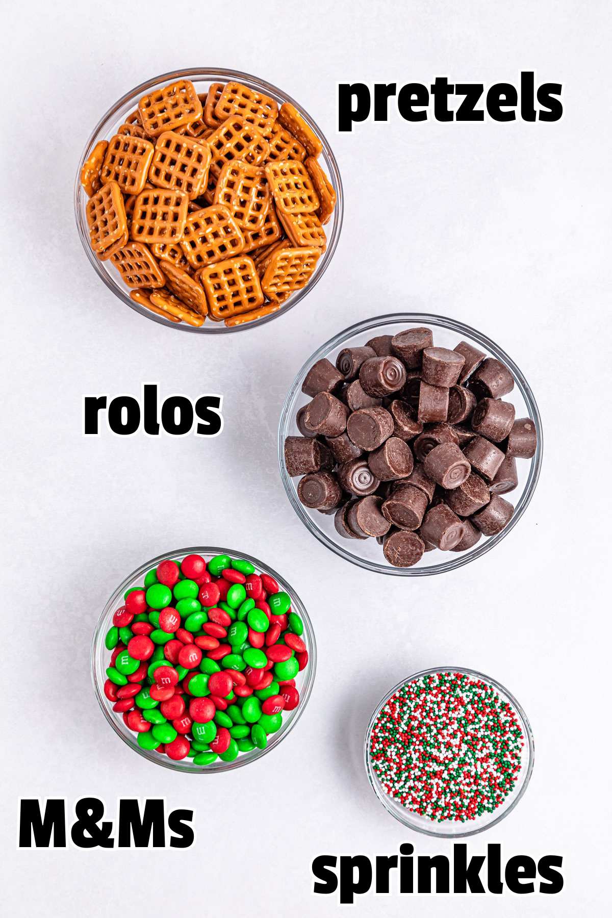 Christmas Rolo Pretzel Bites The Happier Homemaker